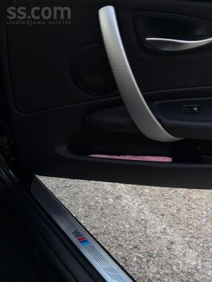 Melns BMW 118 2010 Rīga, ar dzinēja tilpumu 2.00 L un nobraukumu 299 tūkst. km par 5000 €, foto 10 vietnē AUTOMOTO.COM.LV
