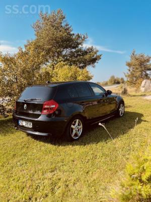 Melns BMW 118 2010 Saldus, ar dzinēja tilpumu 2.00 L un nobraukumu 310 tūkst. km par 3600 €, foto  vietnē AUTOMOTO.COM.LV