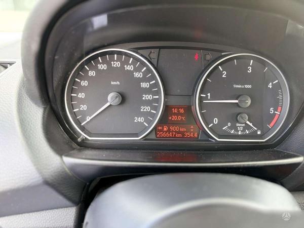 Черный БМВ 118 2010 в Паневежис, объемом двигателя 2.00 л и пробегом 256 тыс. км за 2850 €, фото 8 на AUTOMOTO.COM.LV