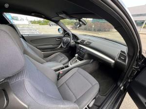Melns BMW 118 2010 Viļņa, ar dzinēja tilpumu 2.00 L un nobraukumu 314 tūkst. km par 3400 €, foto 7 vietnē AUTOMOTO.COM.LV