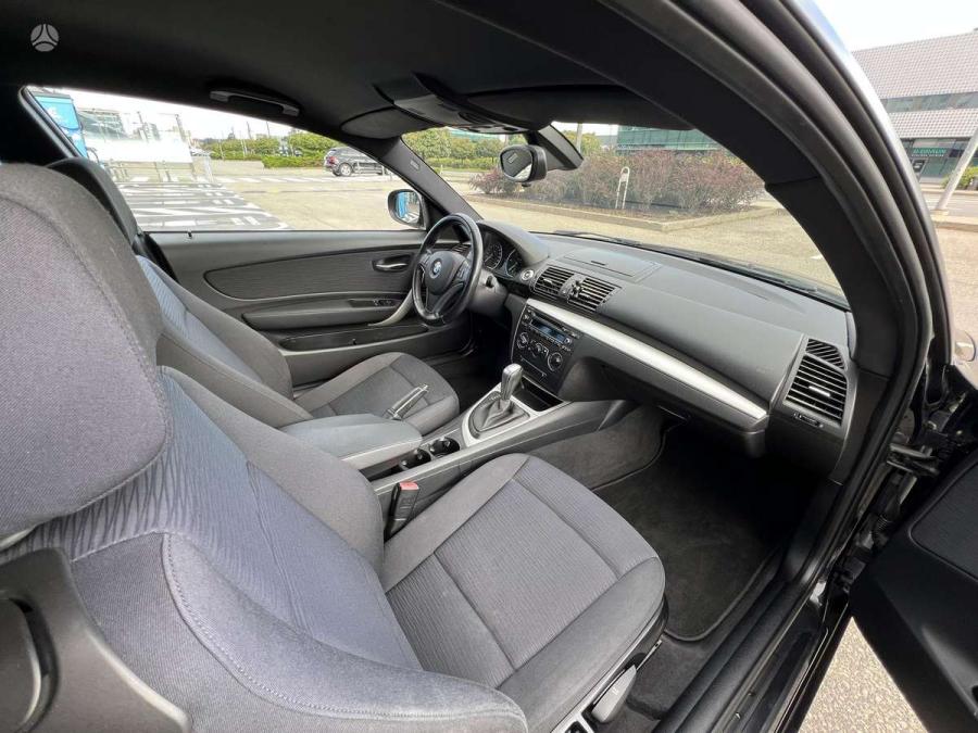 Melns BMW 118 2010 Viļņa, ar dzinēja tilpumu 2.00 L un nobraukumu 314 tūkst. km par 3400 €, foto 7 vietnē AUTOMOTO.COM.LV