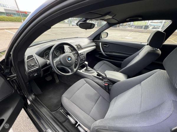 Melns BMW 118 2010 Viļņa, ar dzinēja tilpumu 2.00 L un nobraukumu 314 tūkst. km par 3400 €, foto 7 vietnē AUTOMOTO.COM.LV