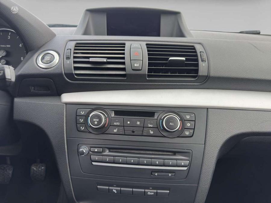 Black BMW 118 2010 in Kaunas, with an engine capacity of 2.00 L and mileage of 244 thousand km for 4490 €, photo 16 on AUTOMOTO.COM.LV