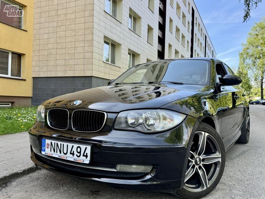Black BMW 118 2010 in Vilnius, with an engine capacity of 2.00 L and mileage of 298 thousand km for 3850 €, photo 5 on AUTOMOTO.COM.LV