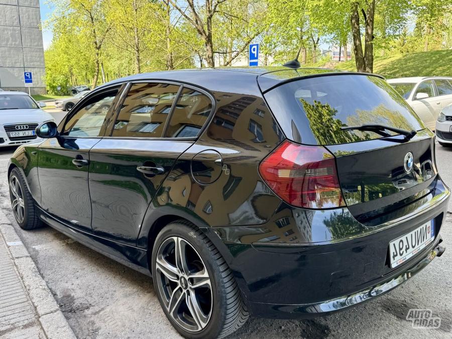 Black BMW 118 2010 in Vilnius, with an engine capacity of 2.00 L and mileage of 298 thousand km for 3850 €, photo 6 on AUTOMOTO.COM.LV
