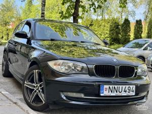 Black BMW 118 2010 in Vilnius, with an engine capacity of 2.00 L and mileage of 298 thousand km for 3850 €, photo 7 on AUTOMOTO.COM.LV