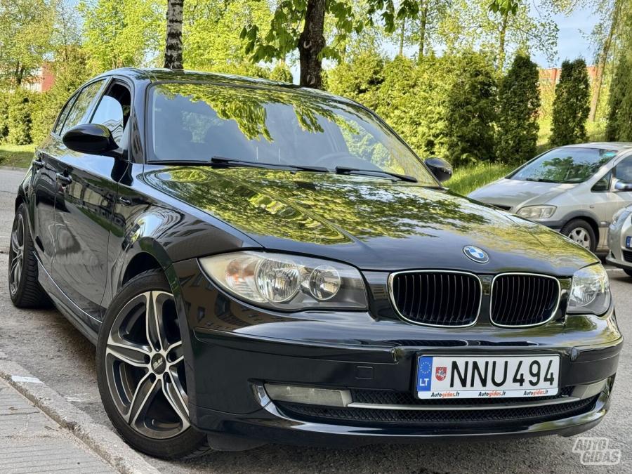 Black BMW 118 2010 in Vilnius, with an engine capacity of 2.00 L and mileage of 298 thousand km for 3850 €, photo 12 on AUTOMOTO.COM.LV
