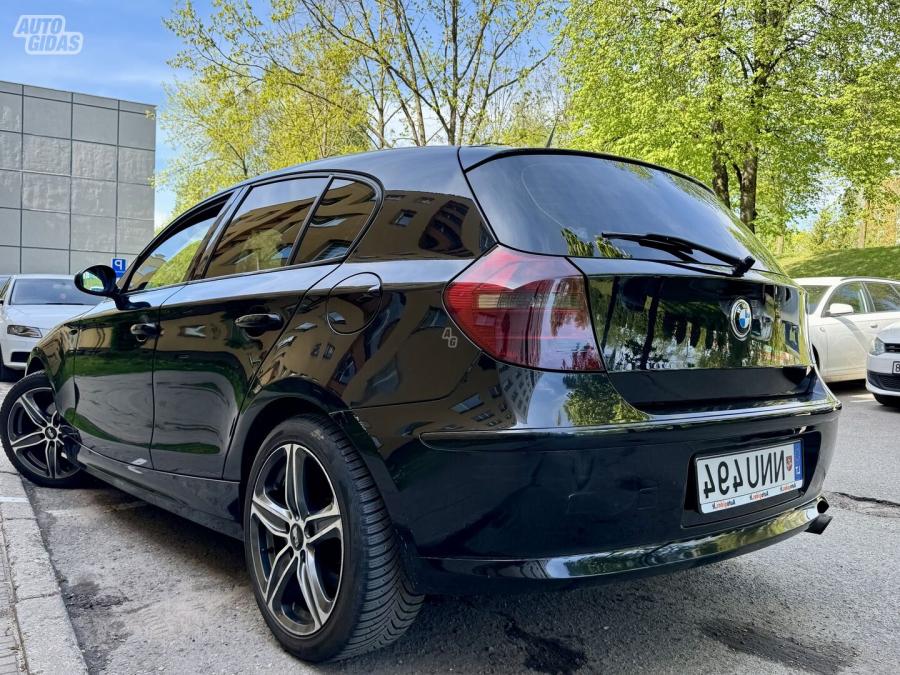 Black BMW 118 2010 in Vilnius, with an engine capacity of 2.00 L and mileage of 298 thousand km for 3850 €, photo 24 on AUTOMOTO.COM.LV