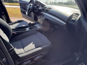 Black BMW 118 2010 in Vilnius, with an engine capacity of 2.00 L and mileage of 298 thousand km for 3850 €, photo 25 on AUTOMOTO.COM.LV