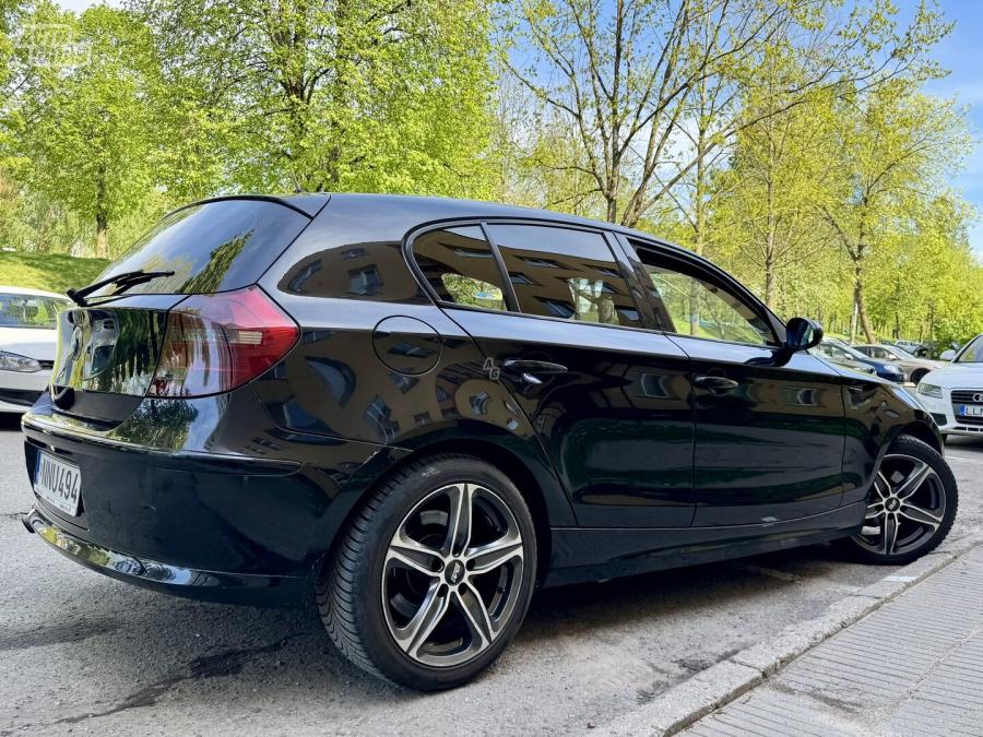 Black BMW 118 2010 in Vilnius, with an engine capacity of 2.00 L and mileage of 298 thousand km for 3850 €, photo 29 on AUTOMOTO.COM.LV