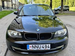 Black BMW 118 2010 in Vilnius, with an engine capacity of 2.00 L and mileage of 298 thousand km for 3850 €, photo 30 on AUTOMOTO.COM.LV