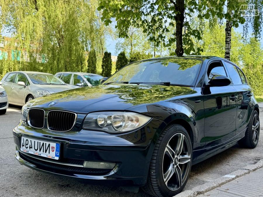 Black BMW 118 2010 in Vilnius, with an engine capacity of 2.00 L and mileage of 298 thousand km for 3850 €, photo 32 on AUTOMOTO.COM.LV