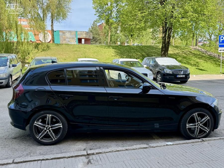 Black BMW 118 2010 in Vilnius, with an engine capacity of 2.00 L and mileage of 298 thousand km for 3850 €, photo 33 on AUTOMOTO.COM.LV
