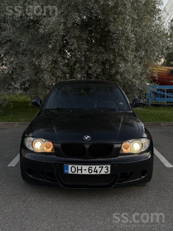 Melns BMW 118 2010 Rīga, ar dzinēja tilpumu 2.00 L un nobraukumu 300 tūkst. km par 3700 €, foto 1 vietnē AUTOMOTO.COM.LV