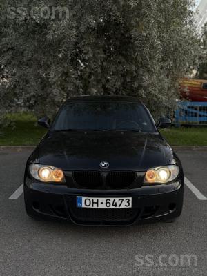 Melns BMW 118 2010 Rīga, ar dzinēja tilpumu 2.00 L un nobraukumu 300 tūkst. km par 3700 €, foto  vietnē AUTOMOTO.COM.LV