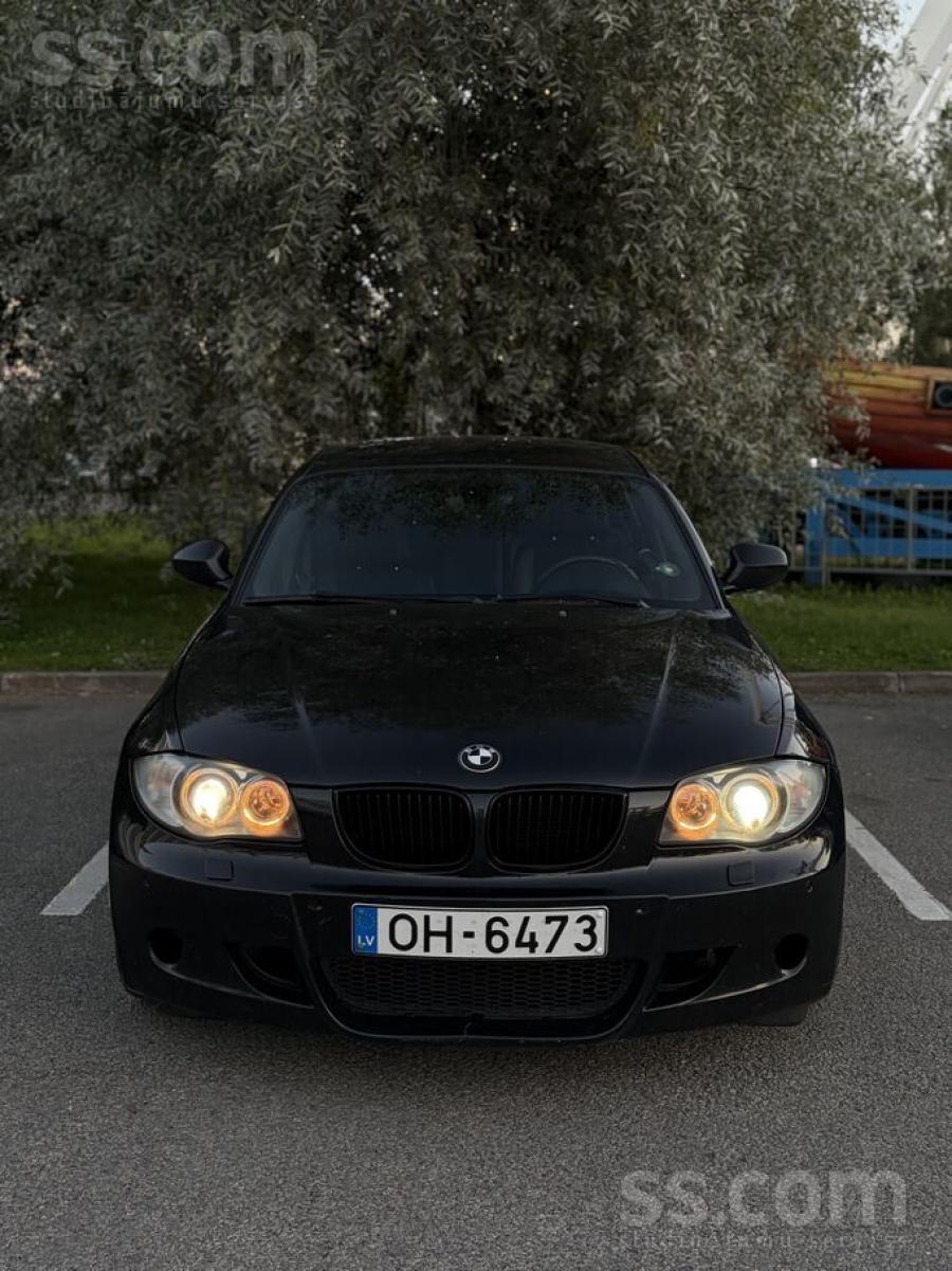 Melns BMW 118 2010 Rīga, ar dzinēja tilpumu 2.00 L un nobraukumu 300 tūkst. km par 3700 €, foto 1 vietnē AUTOMOTO.COM.LV
