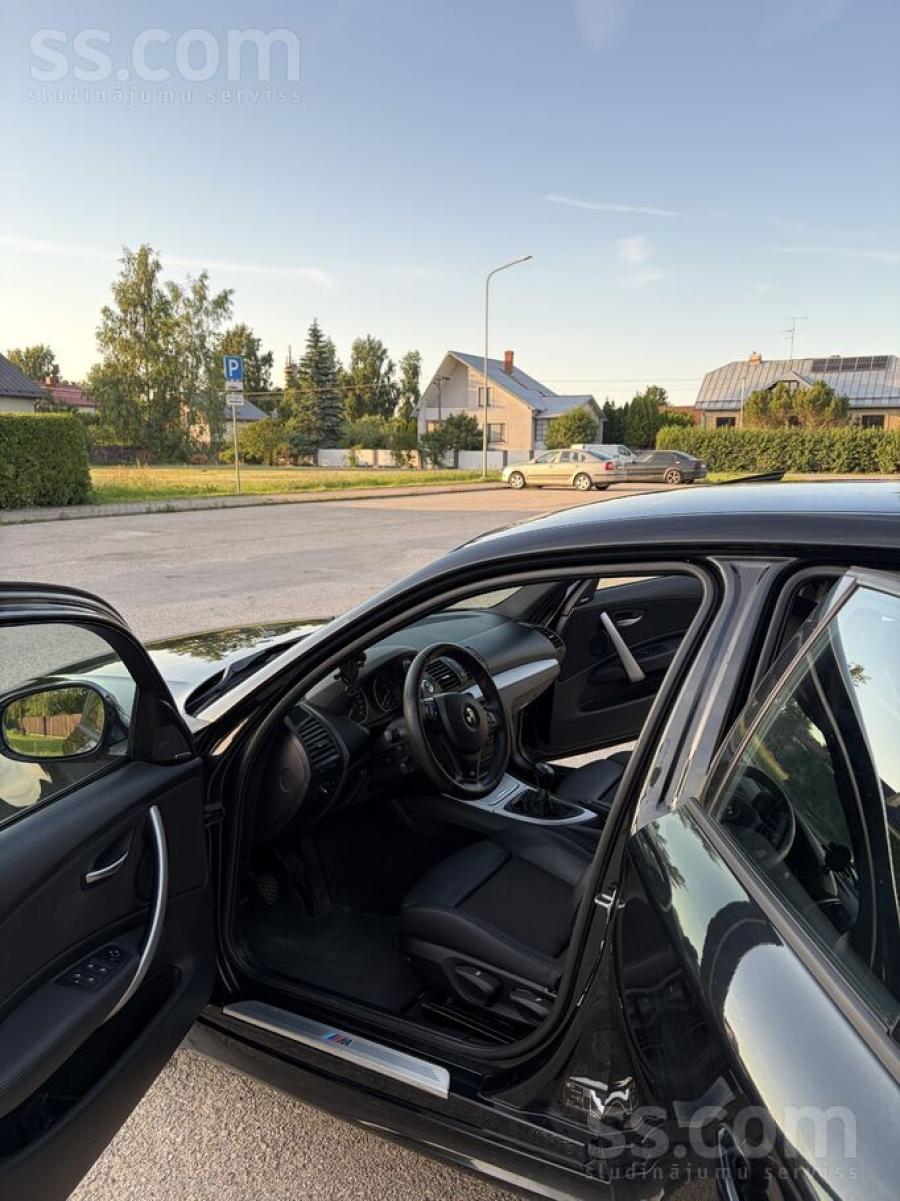 Melns BMW 118 2010 Rīga, ar dzinēja tilpumu 2.00 L un nobraukumu 300 tūkst. km par 3700 €, foto 5 vietnē AUTOMOTO.COM.LV