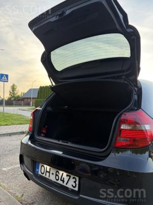 Melns BMW 118 2010 Rīga, ar dzinēja tilpumu 2.00 L un nobraukumu 300 tūkst. km par 3700 €, foto 10 vietnē AUTOMOTO.COM.LV