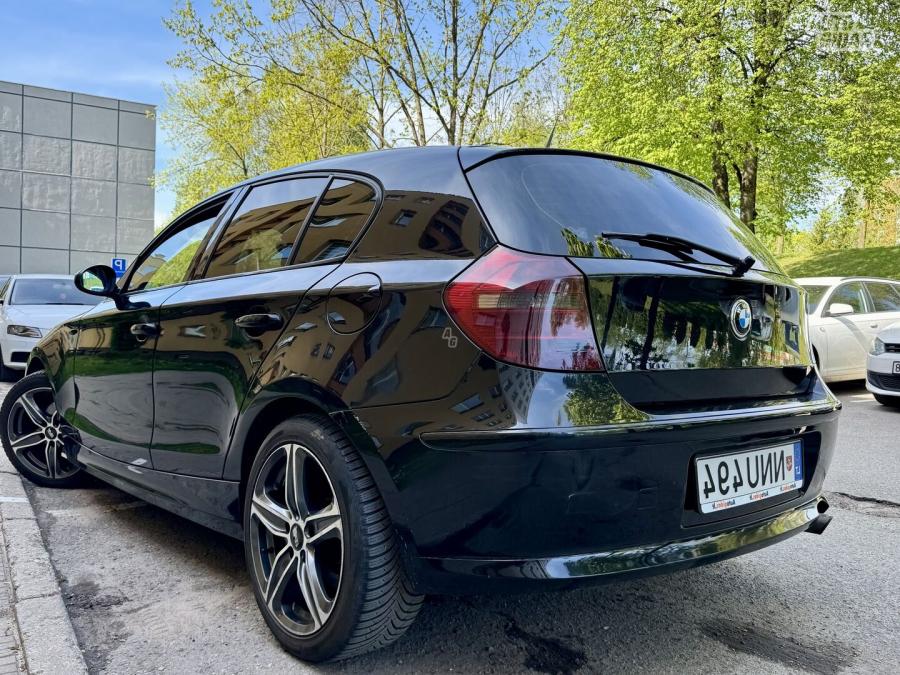 Melns BMW 118 2010 Viļņa, ar dzinēja tilpumu 2.00 L un nobraukumu 298 tūkst. km par 3799 €, foto 5 vietnē AUTOMOTO.COM.LV