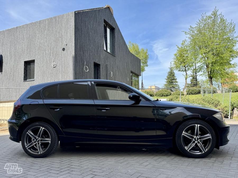 Melns BMW 118 2010 Viļņa, ar dzinēja tilpumu 2.00 L un nobraukumu 298 tūkst. km par 3799 €, foto 11 vietnē AUTOMOTO.COM.LV