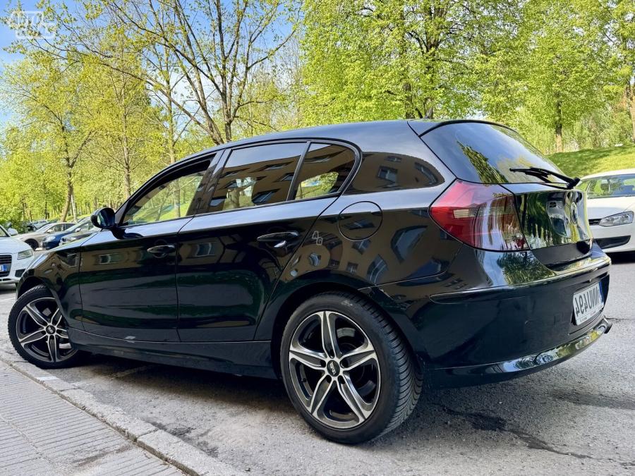 Melns BMW 118 2010 Viļņa, ar dzinēja tilpumu 2.00 L un nobraukumu 298 tūkst. km par 3799 €, foto 29 vietnē AUTOMOTO.COM.LV