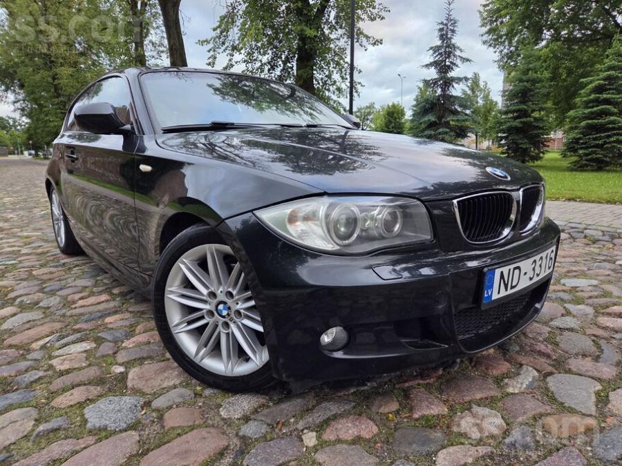 Black BMW 118 2011 in Jelgava, with an engine capacity of 2.00 L and mileage of 0 thousand km for 5100 €, photo 3 on AUTOMOTO.COM.LV