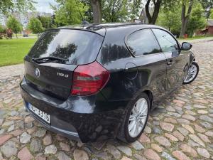 Black BMW 118 2011 in Jelgava, with an engine capacity of 2.00 L and mileage of 0 thousand km for 5100 €, photo 5 on AUTOMOTO.COM.LV