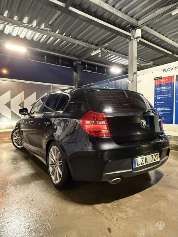 Melns BMW 118 2011 Klaipėda, ar dzinēja tilpumu 2.00 L un nobraukumu 221 tūkst. km par 4900 €, foto 11 vietnē AUTOMOTO.COM.LV