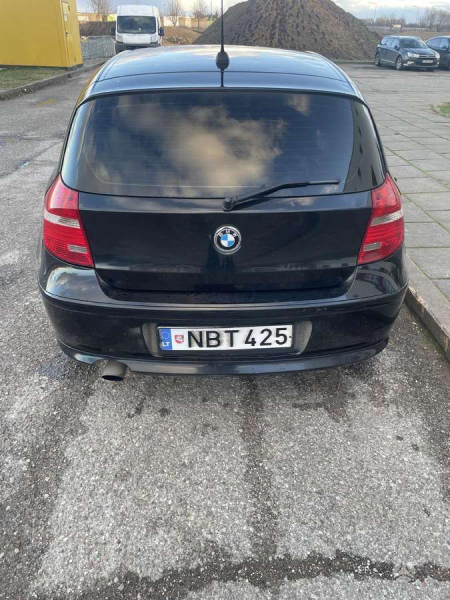 Melns BMW 118 2011 Klaipėda, ar dzinēja tilpumu 2.00 L un nobraukumu 300 tūkst. km par 2300 €, foto 3 vietnē AUTOMOTO.COM.LV