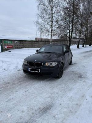 Black BMW 118 2011 in Kaunas, with an engine capacity of 2.00 L and mileage of 352 thousand km for 2800 €, photo 2 on AUTOMOTO.COM.LV