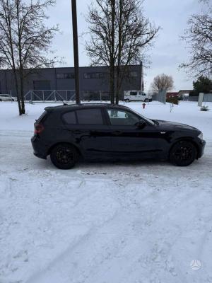 Black BMW 118 2011 in Kaunas, with an engine capacity of 2.00 L and mileage of 352 thousand km for 2800 €, photo 7 on AUTOMOTO.COM.LV