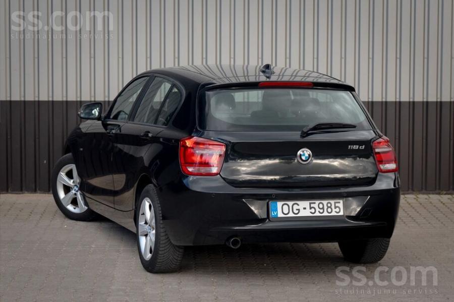 Black BMW 118 2011 in Tukums, with an engine capacity of 2.00 L and mileage of 203 thousand km for 6990 €, photo 4 on AUTOMOTO.COM.LV