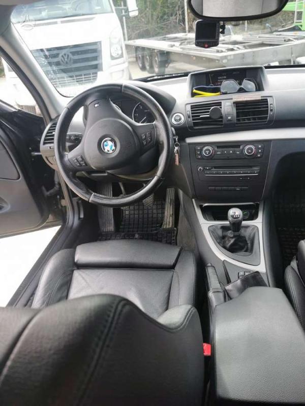 Black BMW 118 2011 in Marijampole, with an engine capacity of 2.00 L and mileage of 340 thousand km for 3600 €, photo 6 on AUTOMOTO.COM.LV