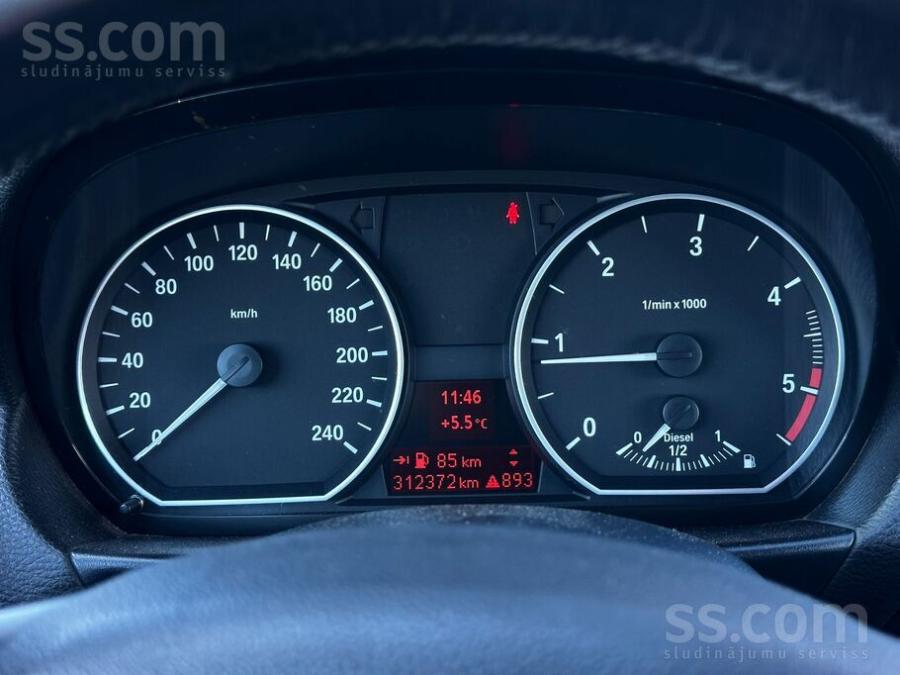 Melns BMW 118 2011 Jelgava, ar dzinēja tilpumu 2.00 L un nobraukumu 0 tūkst. km par 5200 €, foto 16 vietnē AUTOMOTO.COM.LV
