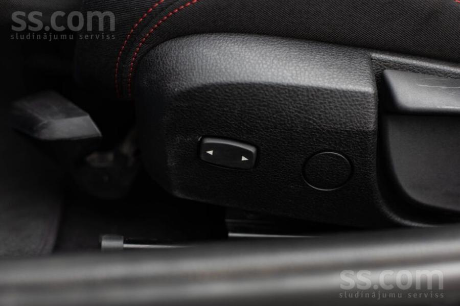 Black BMW 118 2011 in Riga, with an engine capacity of 2.00 L and mileage of 325 thousand km for 6290 €, photo 14 on AUTOMOTO.COM.LV