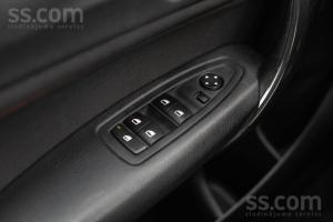 Black BMW 118 2011 in Riga, with an engine capacity of 2.00 L and mileage of 325 thousand km for 6290 €, photo 17 on AUTOMOTO.COM.LV