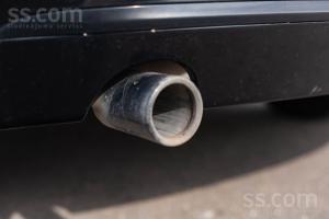 Black BMW 118 2011 in Riga, with an engine capacity of 2.00 L and mileage of 325 thousand km for 6290 €, photo 30 on AUTOMOTO.COM.LV
