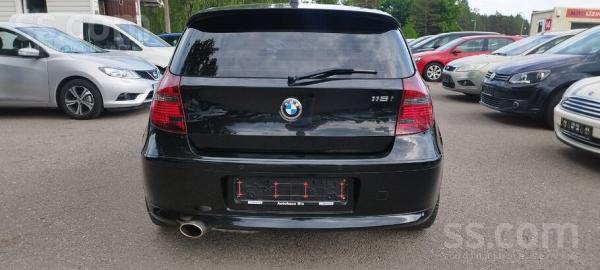 Black BMW 118 2011 in Riga, with an engine capacity of 2.00 L and mileage of 0 thousand km for 6150 €, photo 6 on AUTOMOTO.COM.LV