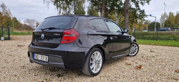 Black BMW 118 2011 in Riga, with an engine capacity of 2.00 L and mileage of 298 thousand km for 5100 €, photo 8 on AUTOMOTO.COM.LV