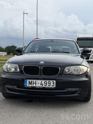 Black BMW 118 2011 in Riga, with an engine capacity of 2.00 L and mileage of 327 thousand km for 4100 €, photo  on AUTOMOTO.COM.LV