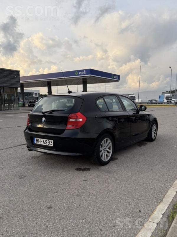 Melns BMW 118 2011 Rīga, ar dzinēja tilpumu 2.00 L un nobraukumu 327 tūkst. km par 4100 €, foto 5 vietnē AUTOMOTO.COM.LV
