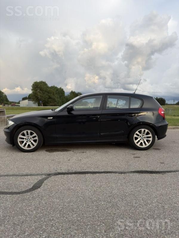 Melns BMW 118 2011 Rīga, ar dzinēja tilpumu 2.00 L un nobraukumu 327 tūkst. km par 4100 €, foto 10 vietnē AUTOMOTO.COM.LV