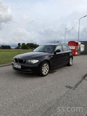 Melns BMW 118 2011 Rīga, ar dzinēja tilpumu 2.00 L un nobraukumu 327 tūkst. km par 4100 €, foto 12 vietnē AUTOMOTO.COM.LV