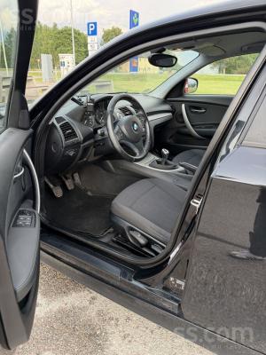 Melns BMW 118 2011 Rīga, ar dzinēja tilpumu 2.00 L un nobraukumu 327 tūkst. km par 4100 €, foto 13 vietnē AUTOMOTO.COM.LV