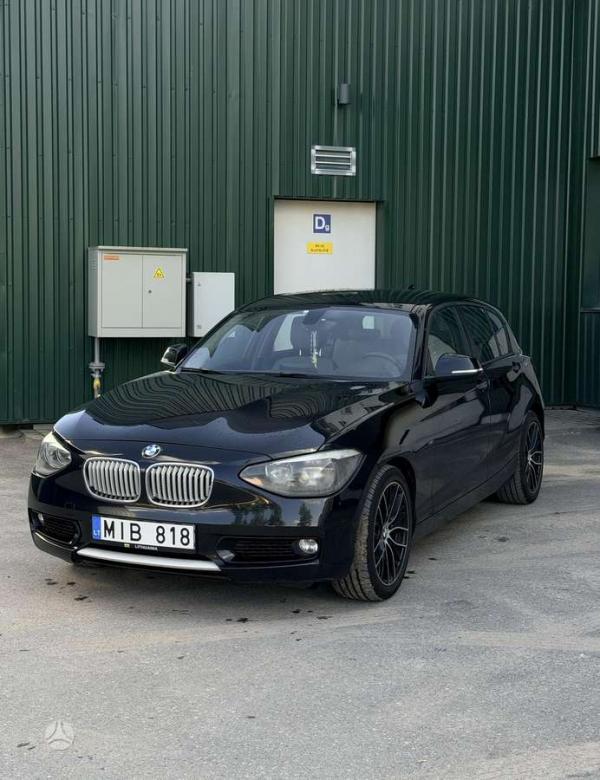 Melns BMW 118 2011 Viļņa, ar dzinēja tilpumu 2.00 L un nobraukumu 310 tūkst. km par 6000 €, foto 3 vietnē AUTOMOTO.COM.LV
