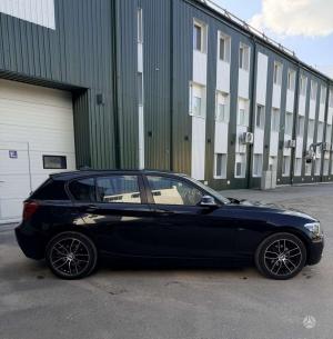 Melns BMW 118 2011 Viļņa, ar dzinēja tilpumu 2.00 L un nobraukumu 310 tūkst. km par 6000 €, foto 8 vietnē AUTOMOTO.COM.LV