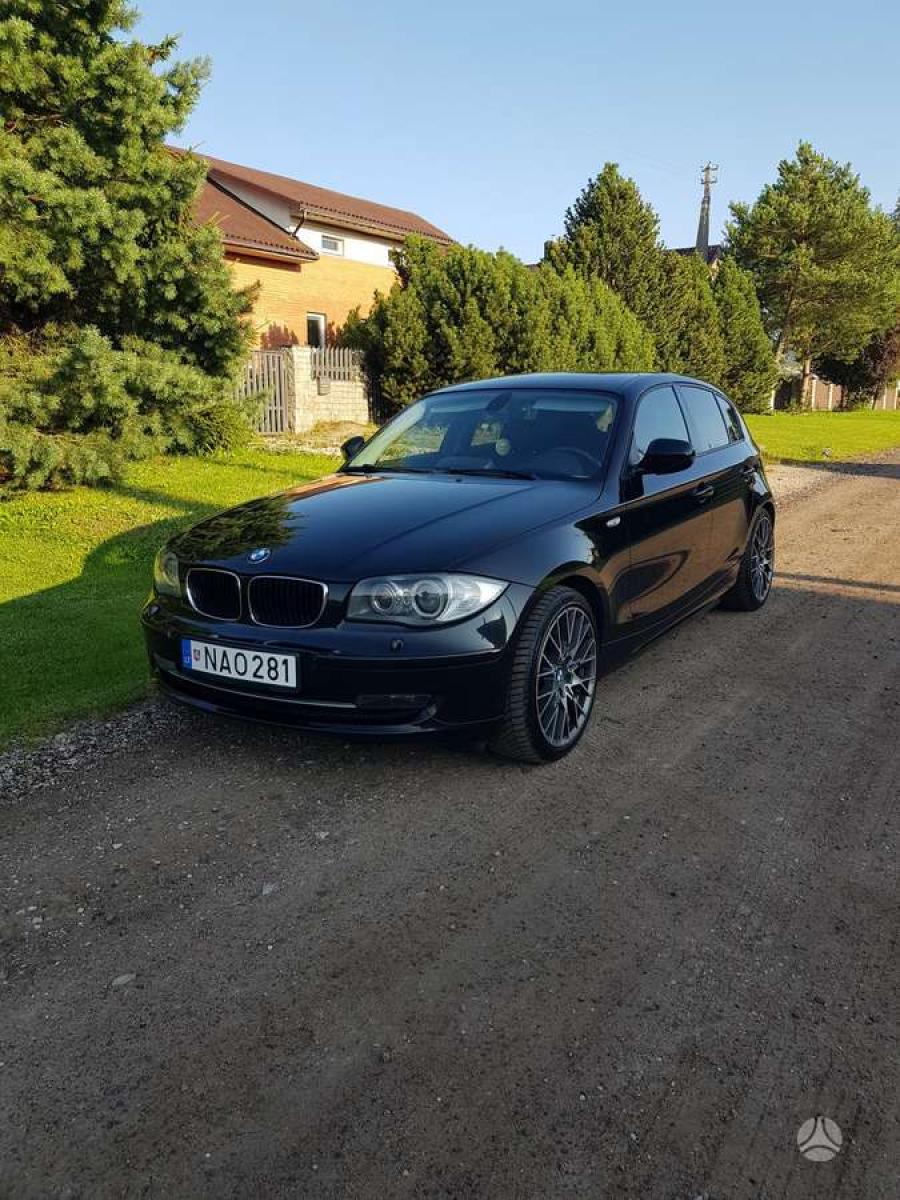 Black BMW 118 2011 in Kaunas, with an engine capacity of 2.00 L and mileage of 259 thousand km for 4400 €, photo 1 on AUTOMOTO.COM.LV