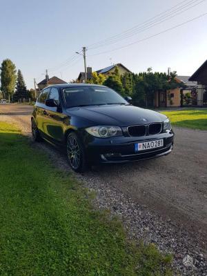Black BMW 118 2011 in Kaunas, with an engine capacity of 2.00 L and mileage of 259 thousand km for 4400 €, photo 7 on AUTOMOTO.COM.LV