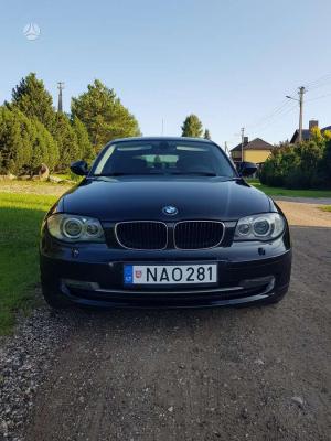 Black BMW 118 2011 in Kaunas, with an engine capacity of 2.00 L and mileage of 259 thousand km for 4400 €, photo 8 on AUTOMOTO.COM.LV