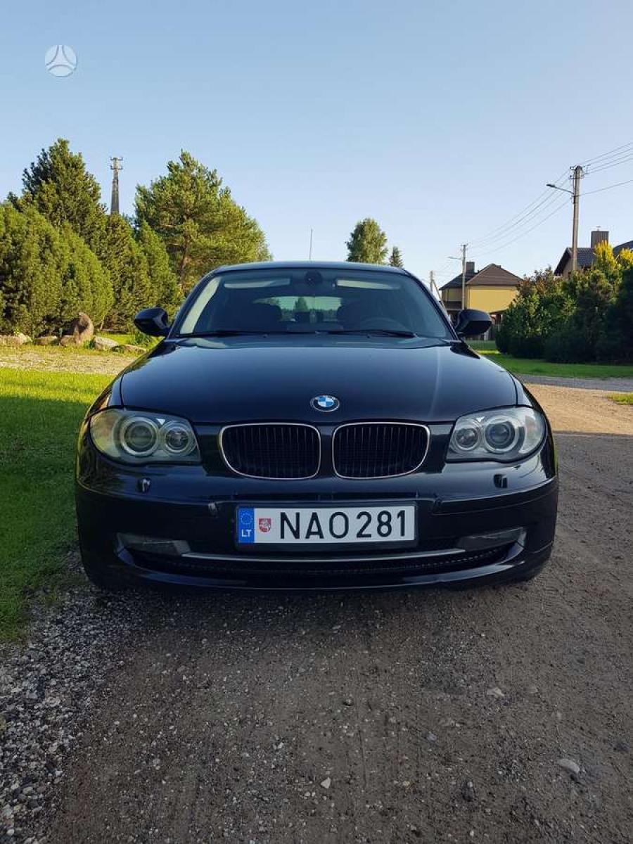 Black BMW 118 2011 in Kaunas, with an engine capacity of 2.00 L and mileage of 259 thousand km for 4400 €, photo 8 on AUTOMOTO.COM.LV